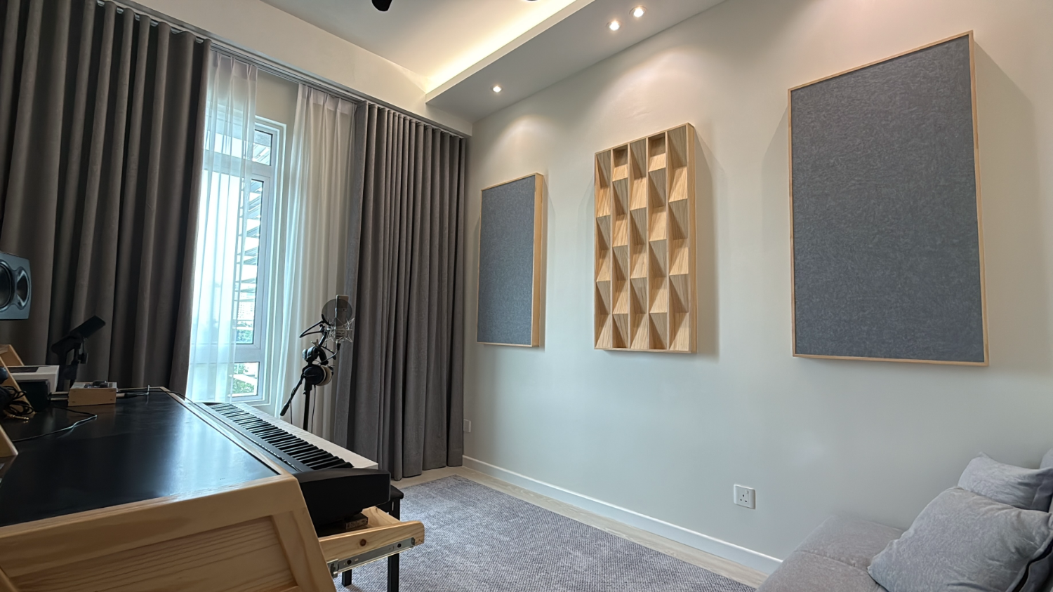 MALAYSIAN SINGER-SONGWRITER Yise Loo Commercial Interior Design | PJ